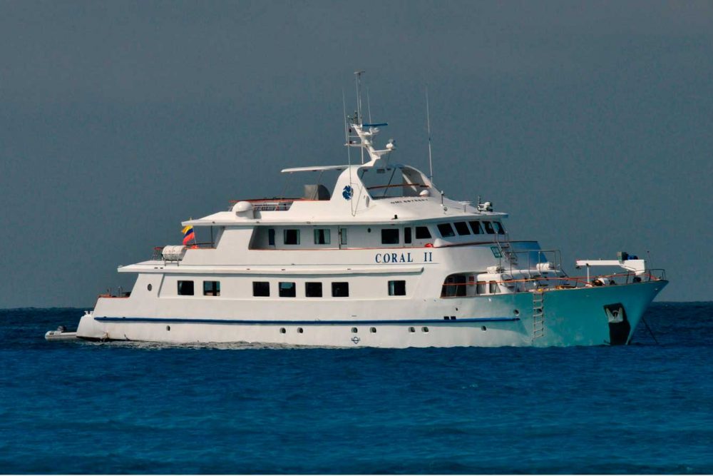 CORAL I & II YACHTS – MariteTours | Reserva tours, atracciones y ...